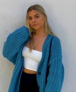 Anna Seavey Bio, Age, Net Worth, Height, Merch, Family, Boyfriend