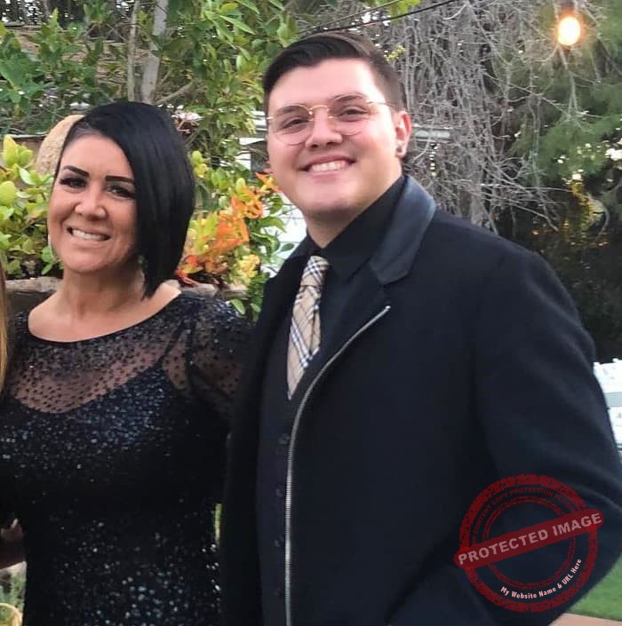 Angie Gutierrez Bio-Wiki, Age, Net Worth, Son, Height, Birthday, Wikipedia