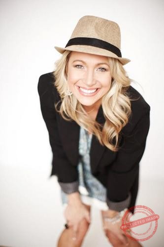 Stefani Schaefer, Wiki, Age, Spouse, Children, Salary, Net Worth, Fox 8