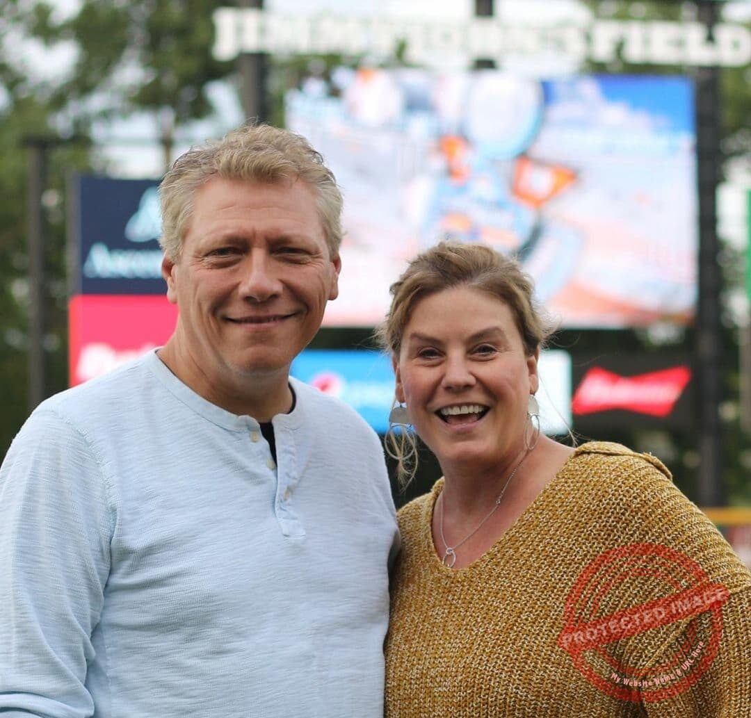 Devin Scillian (WDIV) Wiki, Age, Wife, Salary, Net Worth, Family & Band