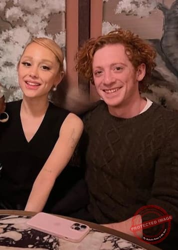 Lilly Jay (Ethan Slater's Ex) Bio, Age, Family, Divorce, Children, Net ...